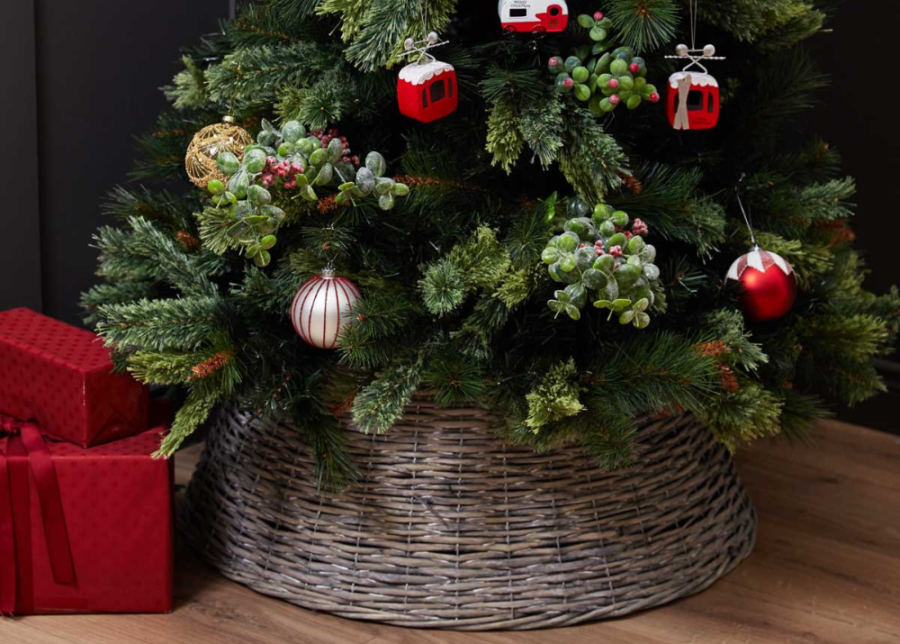 10 Unique Ideas For Decorating Rattan Christmas Tree Basket