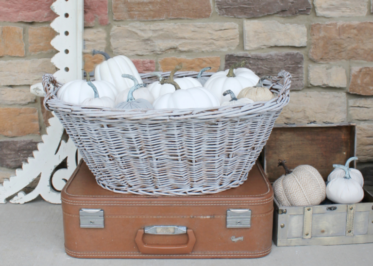 How to Paint a Wicker Basket? Change the Color of a Wicker Basket