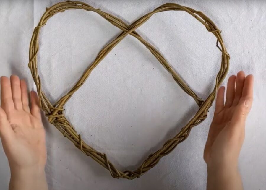 How to Make a Willow Heart Wreath?