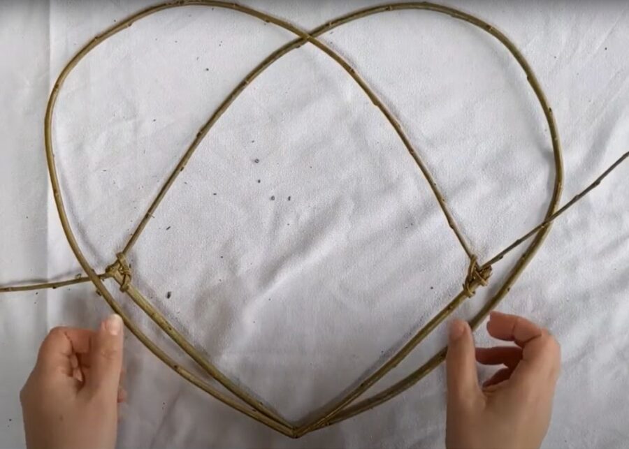 How to Make a Willow Heart Wreath?