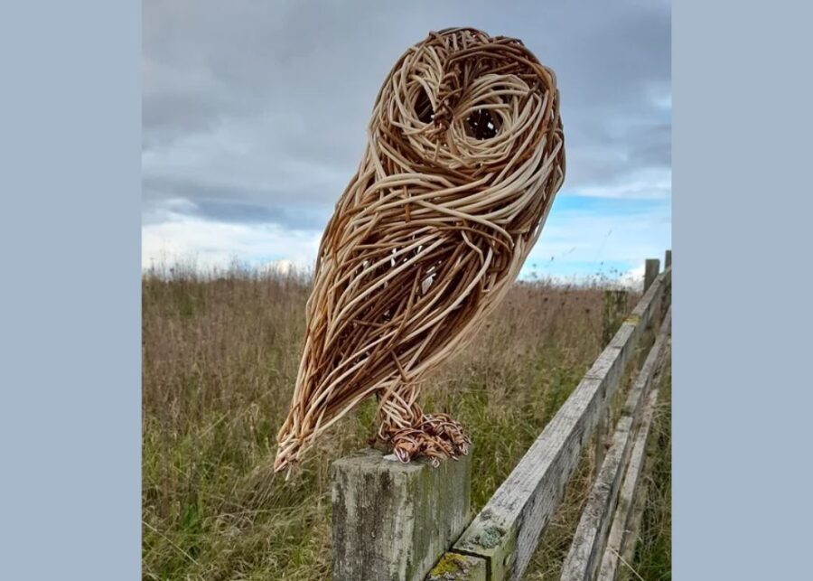 How to make a willow owl sculpture?
