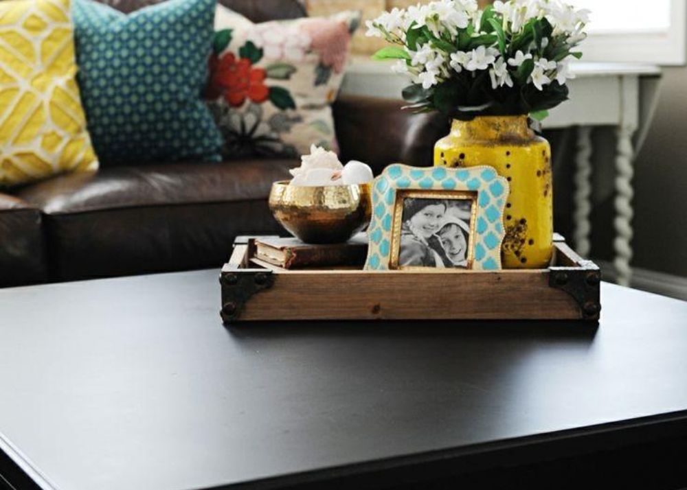 How to Decorate a Tray for Coffee Table?