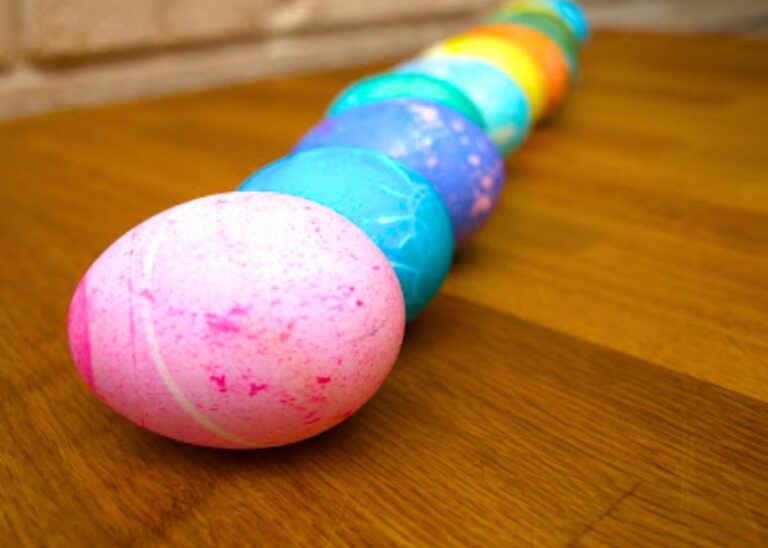 How to make eggshell mosaic art easy?