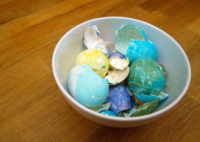 How to make eggshell mosaic art easy?