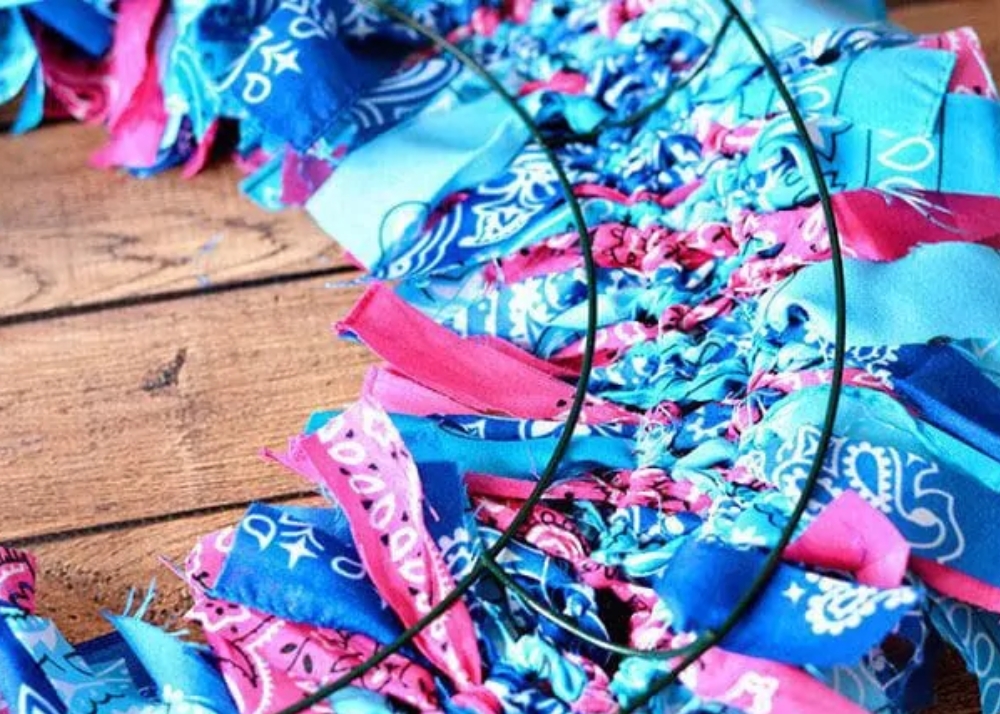 How to Make a Bandana Wreath? - 05 Outstanding Ideas