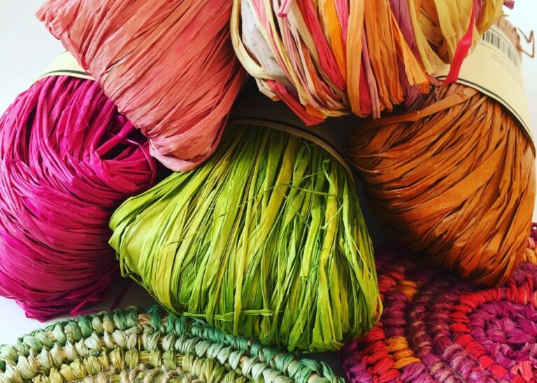 How to dye raffia naturally