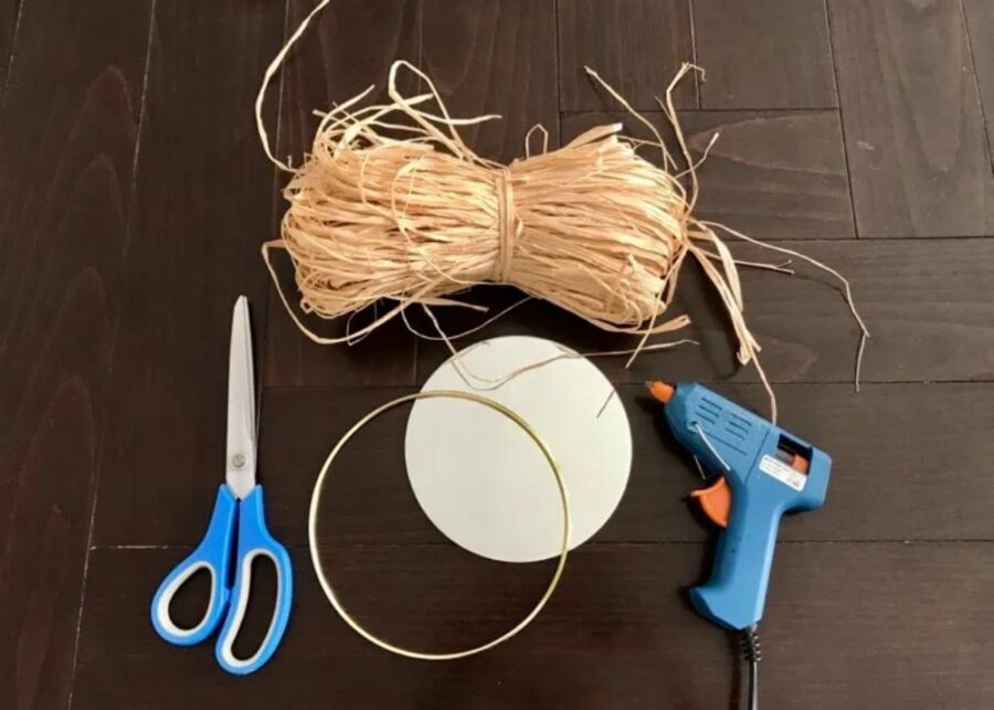 How to make a DIY raffia mirror easy?